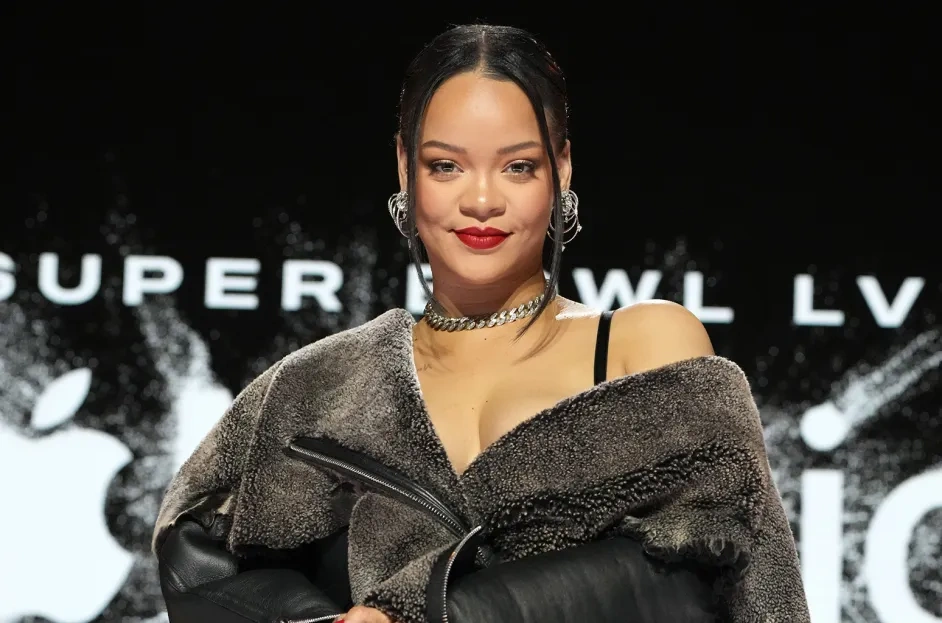 Lie or Truth? Rihanna's Magnificent Transformation | SurgeryTR Lie or Truth? Rihanna's Magnificent Transformation | SurgeryTR